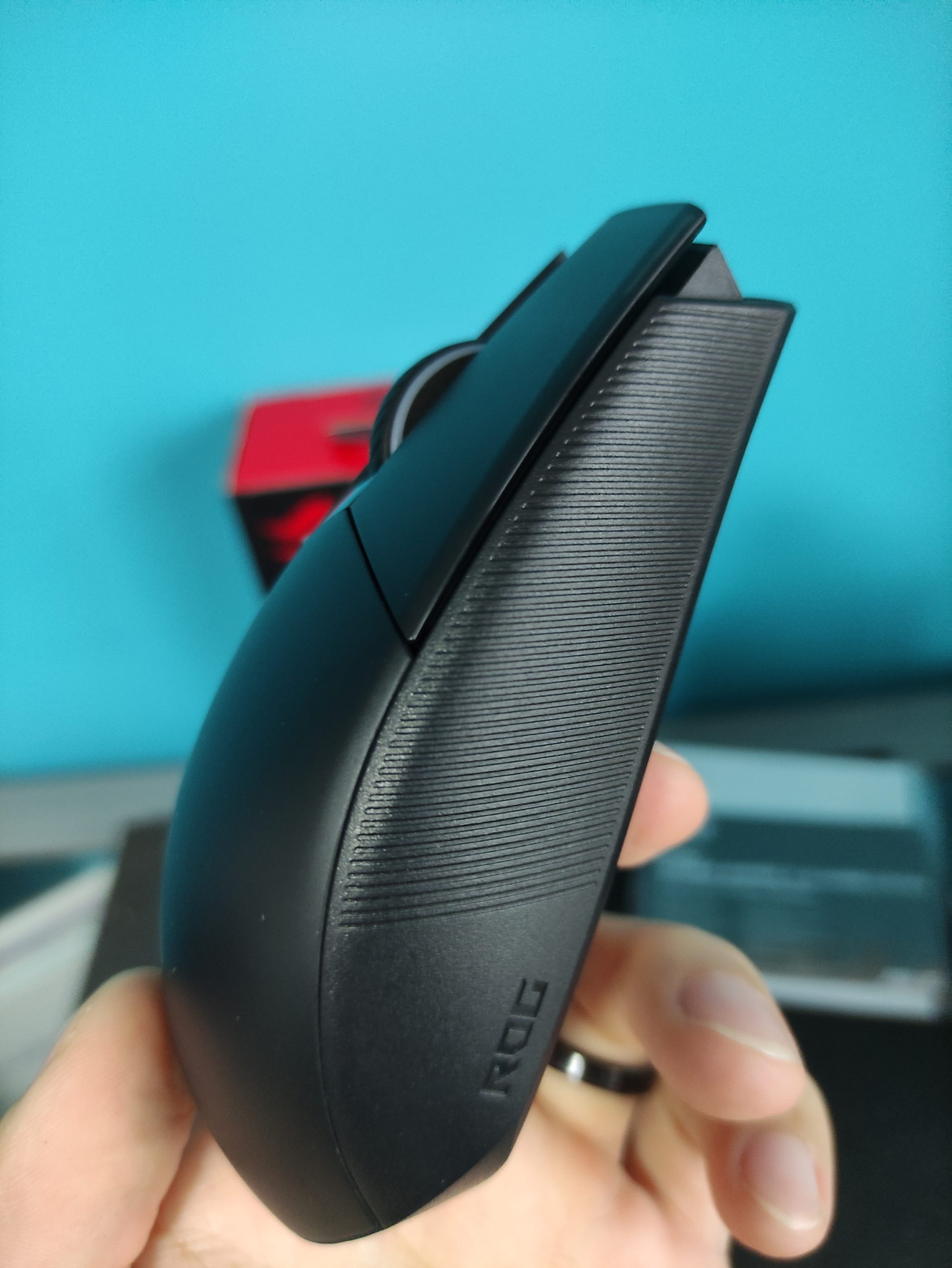 ROG Strix Impact II Wireless gaming mouse Review - Einfoldtech