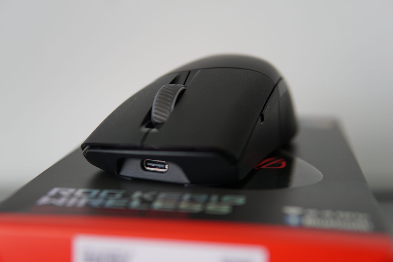 ASUS ROG Keris Wireless Lightweight Gaming Mouse Review - Einfoldtech