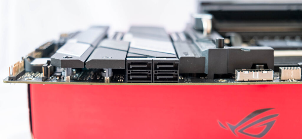 ASUS ROG STRIX X670E-E GAMING WIFI - Review - Einfoldtech