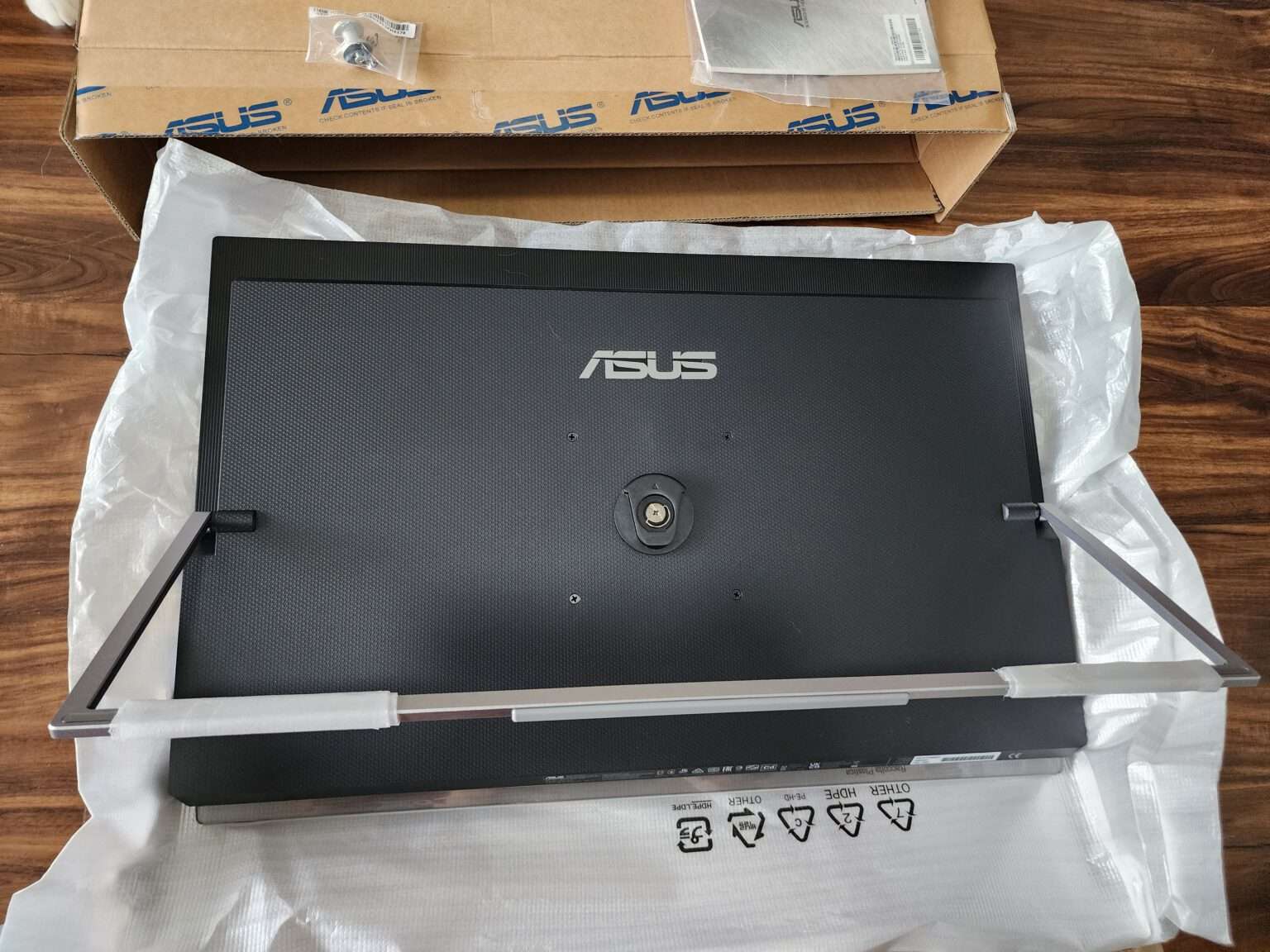 ASUS ZenScreen MB249C Portable Monitor – 24-inch Review - Einfoldtech